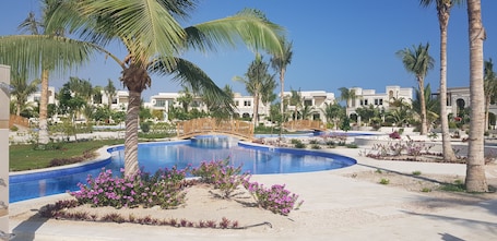 Piscina externa. BAMBOO HAWANA Salalah - Forest Island