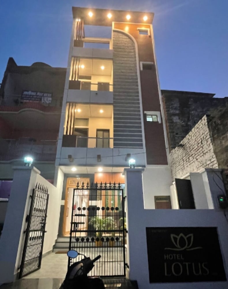 Hotel Lotus Inn - Varanasi
