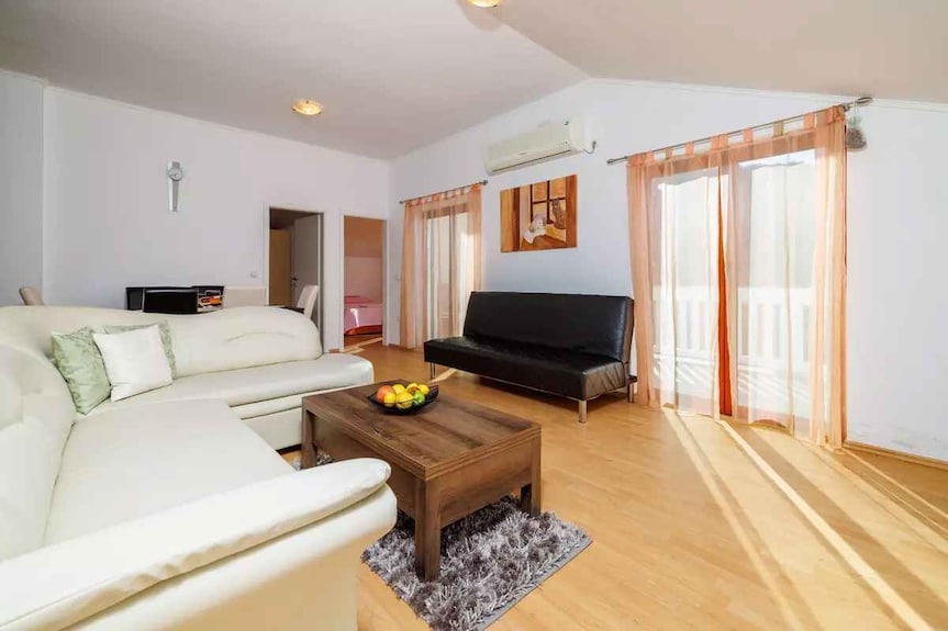 Appartement De Vacances Avec Jardin Et Barbecue - Crikvenica