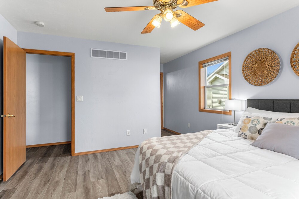 Passion Place, warm and modern 3-bedroom, 2 Bath home in Oshkosh, WI ...