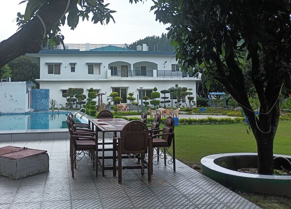 Hotel Katapathar Resort And Restaurant - Himachal Pradesh