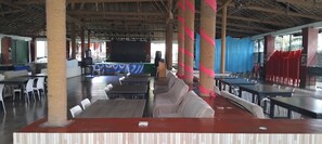 Café da manhã diário mediante uma taxa