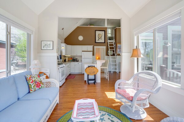 Lake Access & Pools: Sun-soaked Westford Cottage! - Silver Lake State Park, Hollis