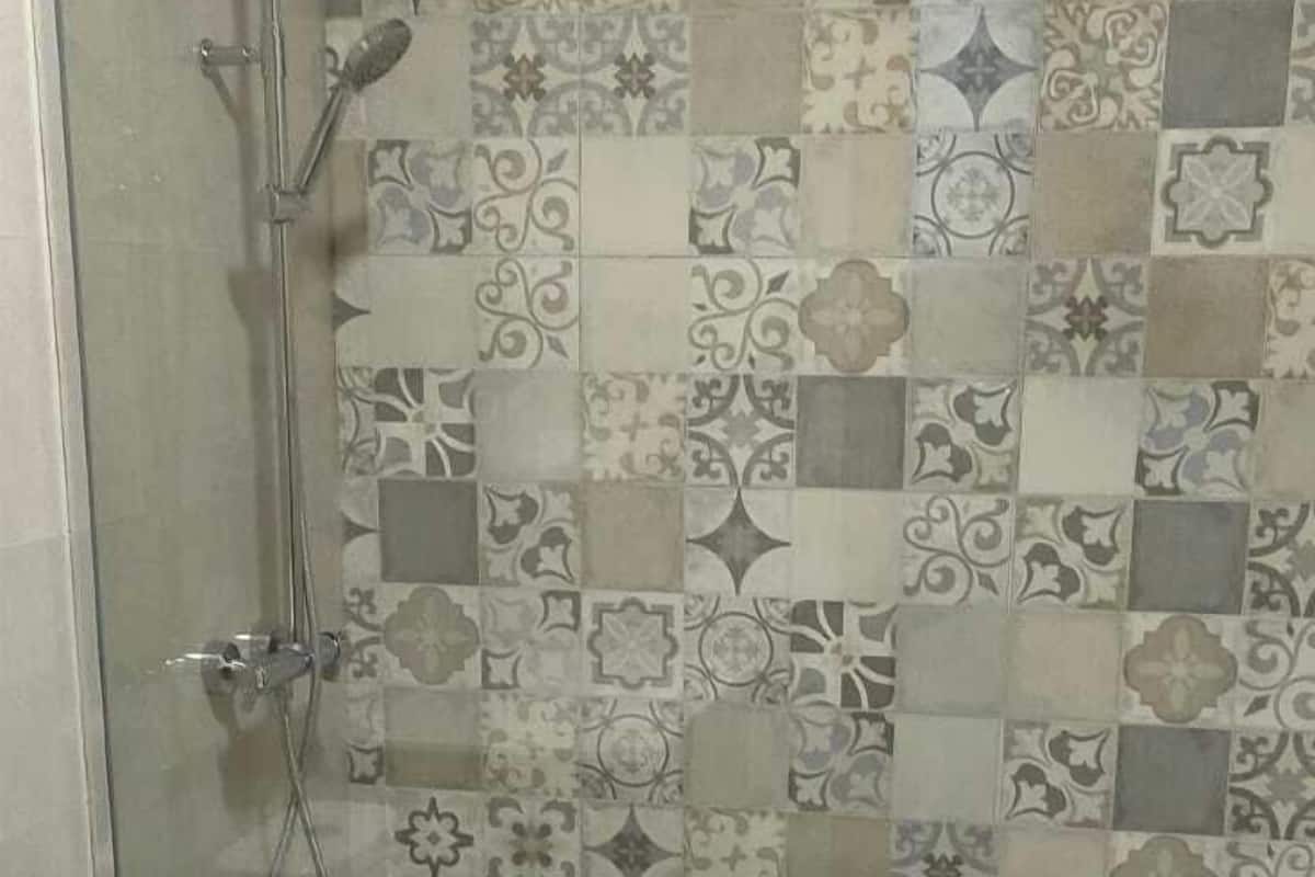 Casa família, varanda, vista para a cidade | Banheiro | Produtos de toalete grátis, toalhas de banho, sabonete, shampoo