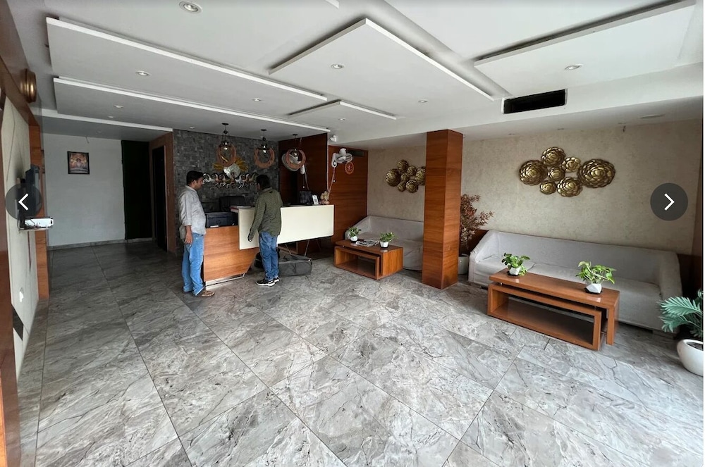 Surya Hotel - Katni