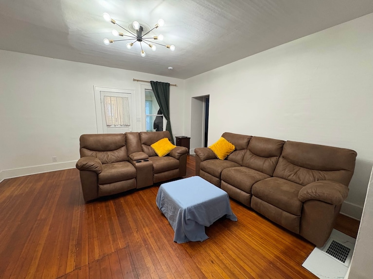 Charming 1900 Home With Furnished Kitchen And King Bed - Rice Lake State Park, Lake Mills