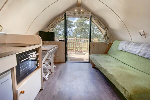 Pet-friendly Lakeside Cabin - Northumberland