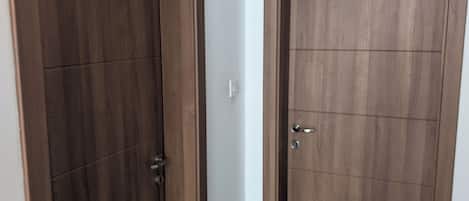 Quarto, 1 quarto, fumadores, varanda | Entrada do alojamento