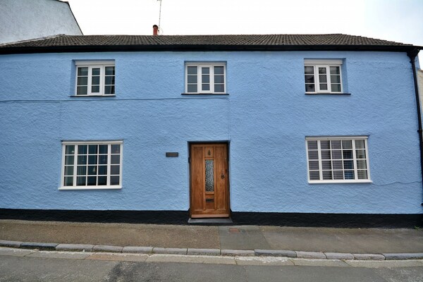 Pet-friendly Coastal Cottage Near Beach, No Deposit - Cawsand