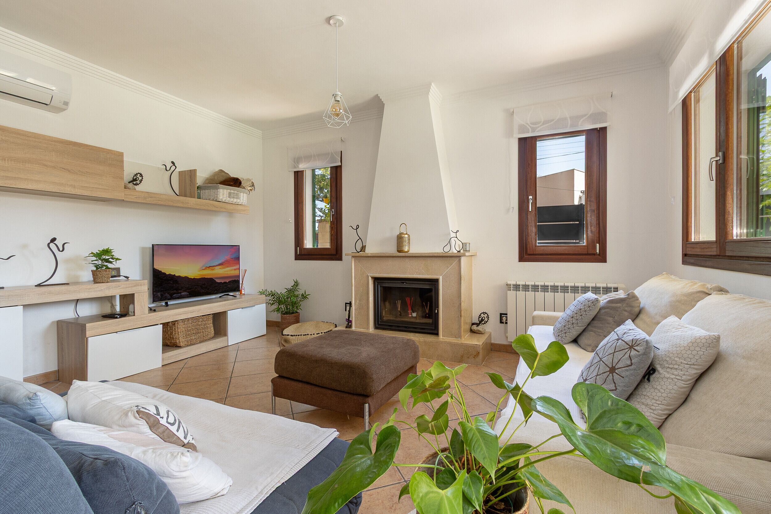 Modern Holiday Home With Pool In The Heart Of Porreres. - Campos