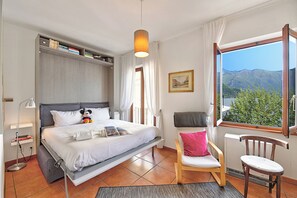 Apartamento Standard, 2 quartos (Residenza Lungolago Melide) | Vista do quarto