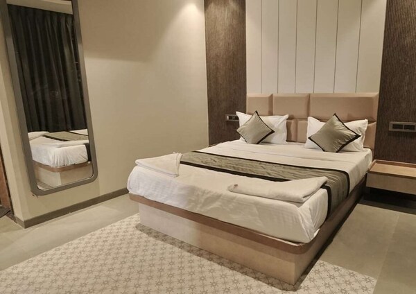 Pandharipuram Palace - Pandharpur