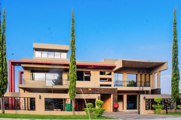 에스카페이드 럭스 게스트하우스 - 가보로네