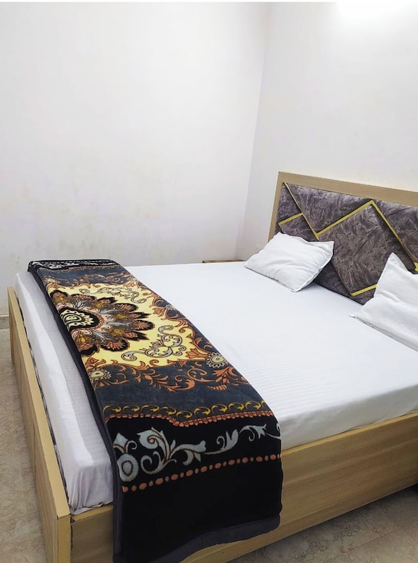 Hotel Meera Residency Mathura - Mathura