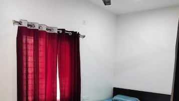 Quarto casal clássico | Escrivaninha