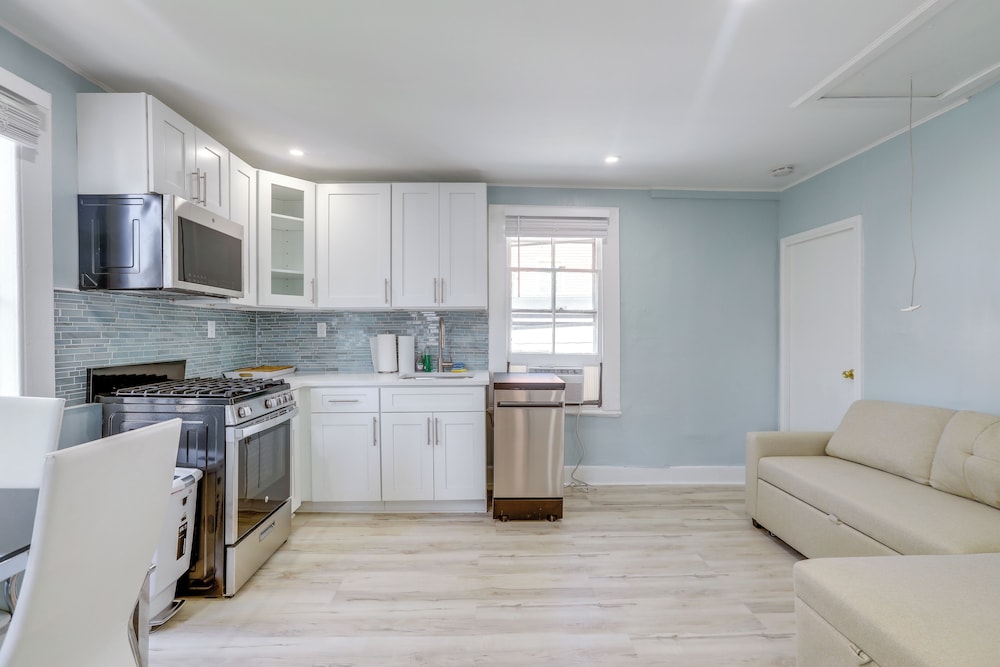 2 Blocks To Beach: Sunny Ocean Grove Apartment - Spring Lake, NJ