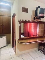 Quarto Individual, 2 camas individuais | Ferro/tábua de engomar, Wi-fi grátis 