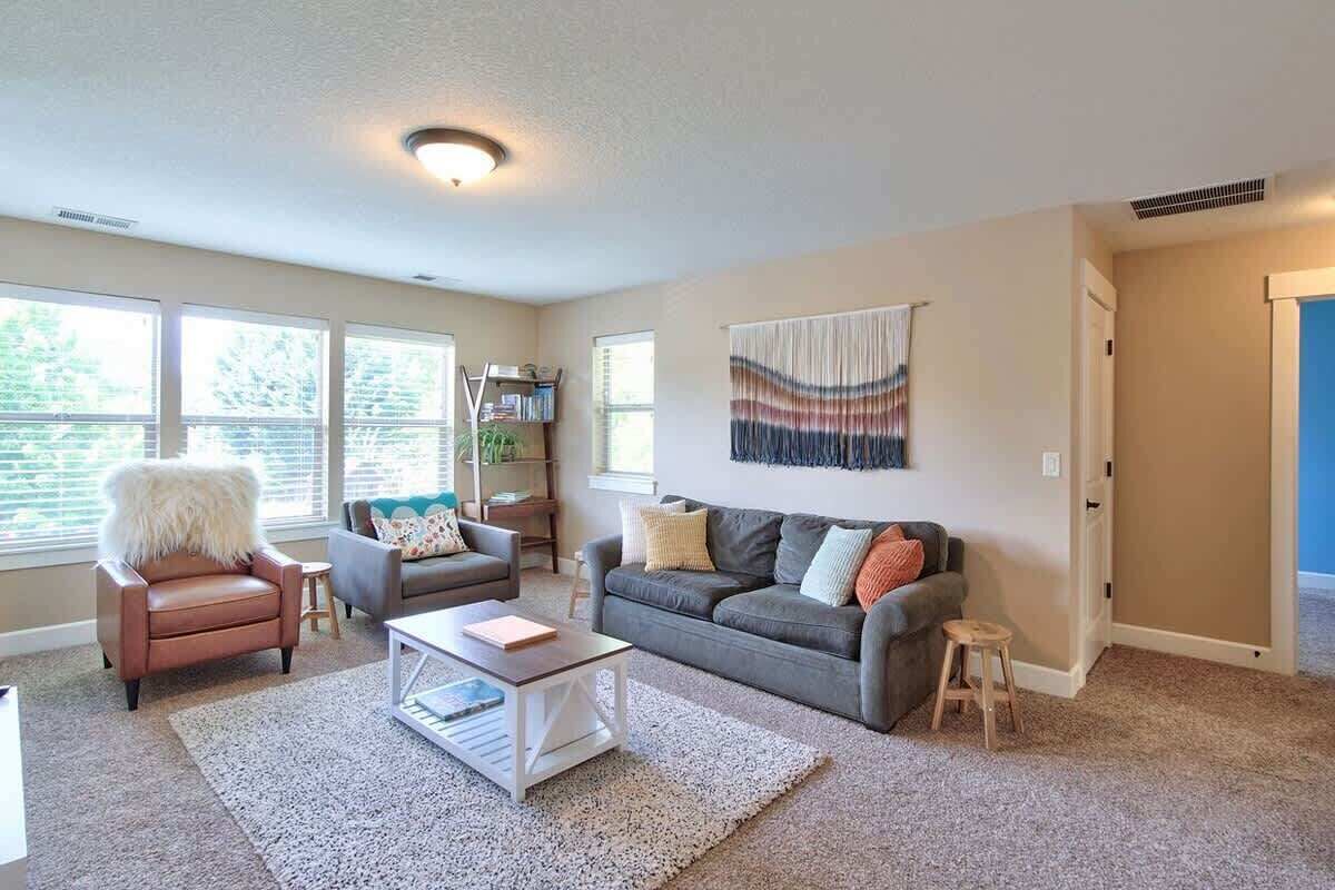 Creekside Hideaway - Wine Country By 3rd St - McMinnville, OR