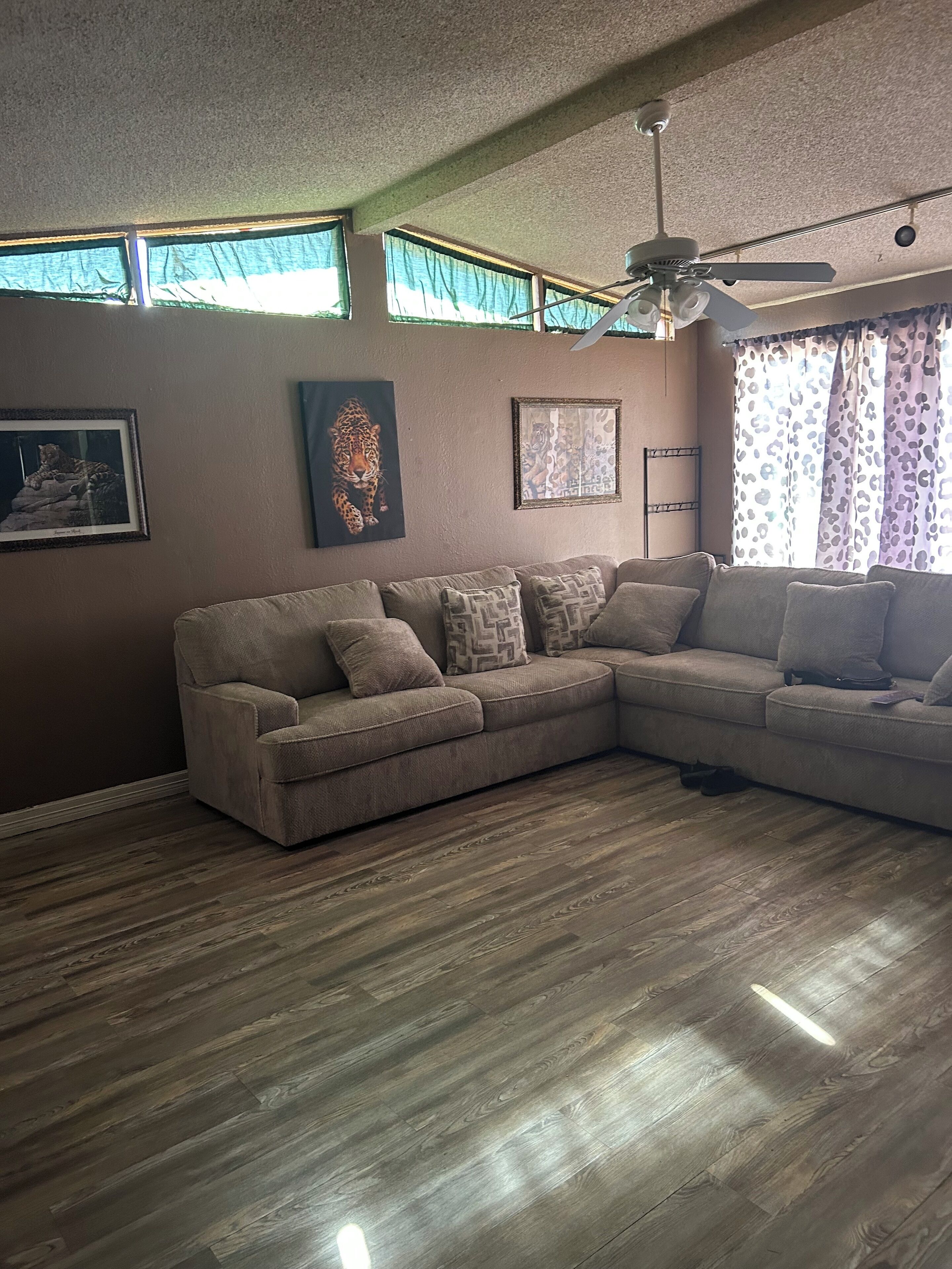 Wonderful 2-bedroom House With Ac In Odessa Pet Friendly Home. - 오데사