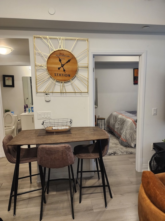 Cozy And Charming Apartment With A Living Room And Bedroom In Brampton - Brampton