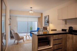 Apartamento (101) | Cozinha privada | Um frigorífico, um micro-ondas, um forno, uma torradeira 
