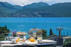 Dúplex Deluxe, vista para o mar | Terraço/pátio interior