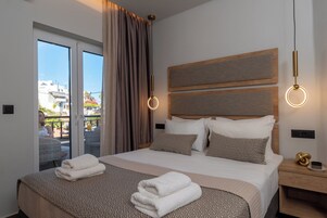 Quarto casal ou duplo superior, sacada, vista para o mar | Cofres nos quartos, cortinas blackout, quartos à prova de som