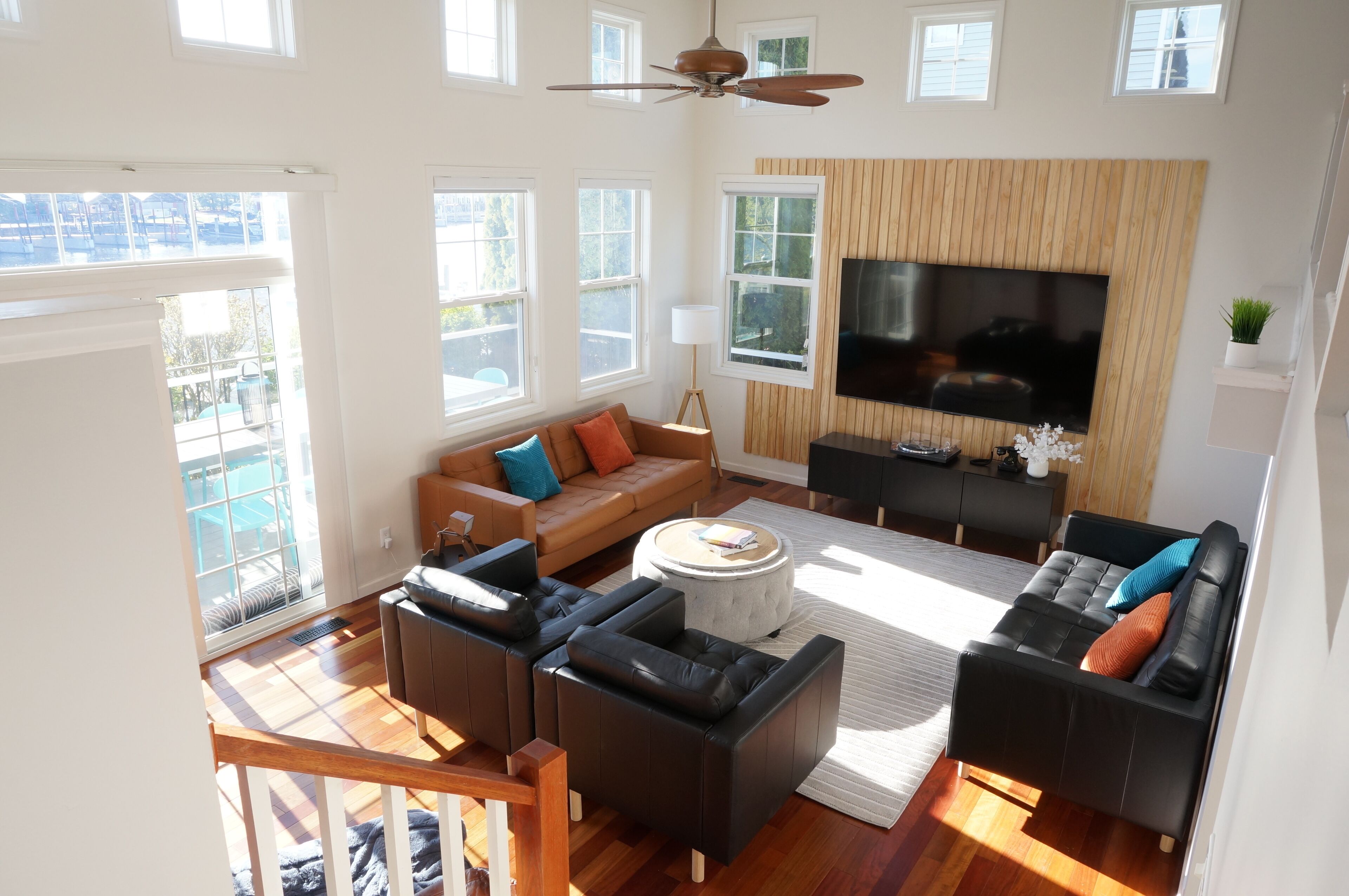 The Harbor Hideout - Riverside Home Near Beaches, Pier, Downtown Shops - Stevensville, MI