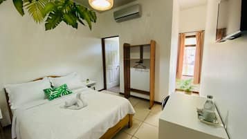 Quarto Duplo, 1 cama queen-size, não fumadores, aceitam-se animais de estimação | Secretária, Wi-fi grátis