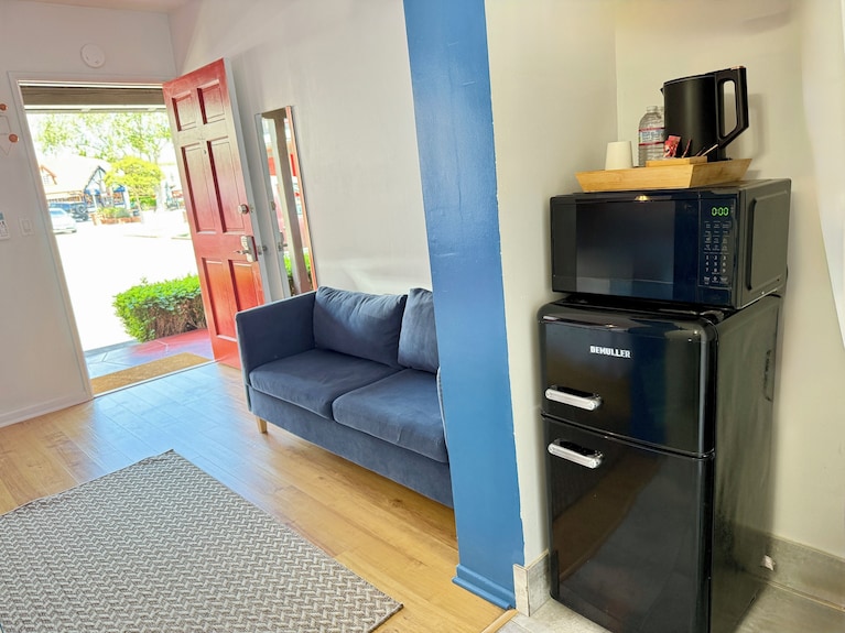 "The Hamlet Inn : Where Danish Charm Meets California Hospitality" - 솔방