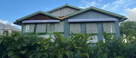 Fachada da propriedade