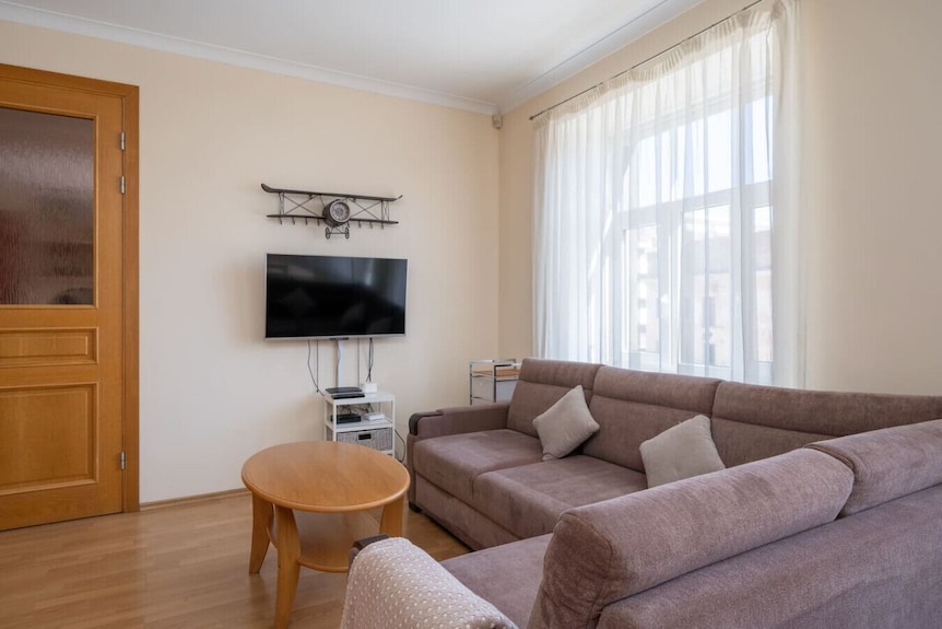 Spacious And Sunny Apartment - Riga