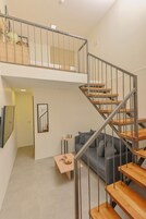 Loft Standard | Sala de estar | Televisor LED de 43 polegadas com canais digitais, Netflix 