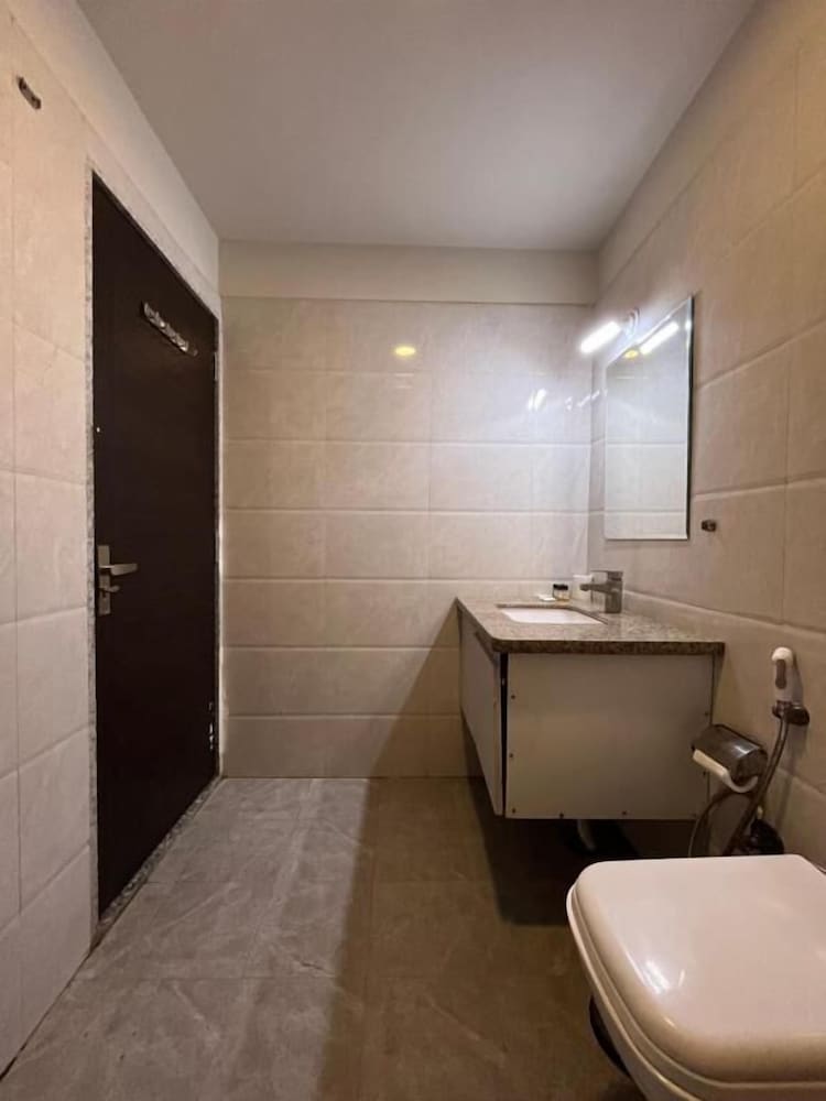Hotel Shri Radha Nikunj - Vrindavan