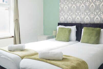 Cozy Manchester Retreat With 2 Bedrooms