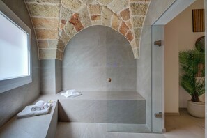 Apartamento Lua de Mel, vários quartos (Private Oasi With Spa and Pool) | Spa