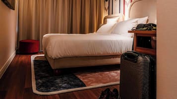 Suíte júnior, vista para a cidade | 1 quarto, roupas de cama antialérgicas, cofres nos quartos, escrivaninha