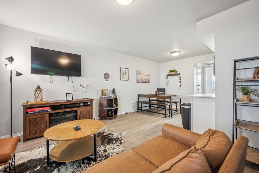 The Sutton 196 I Spacious 1 Bed 1 Bath - Garland, TX