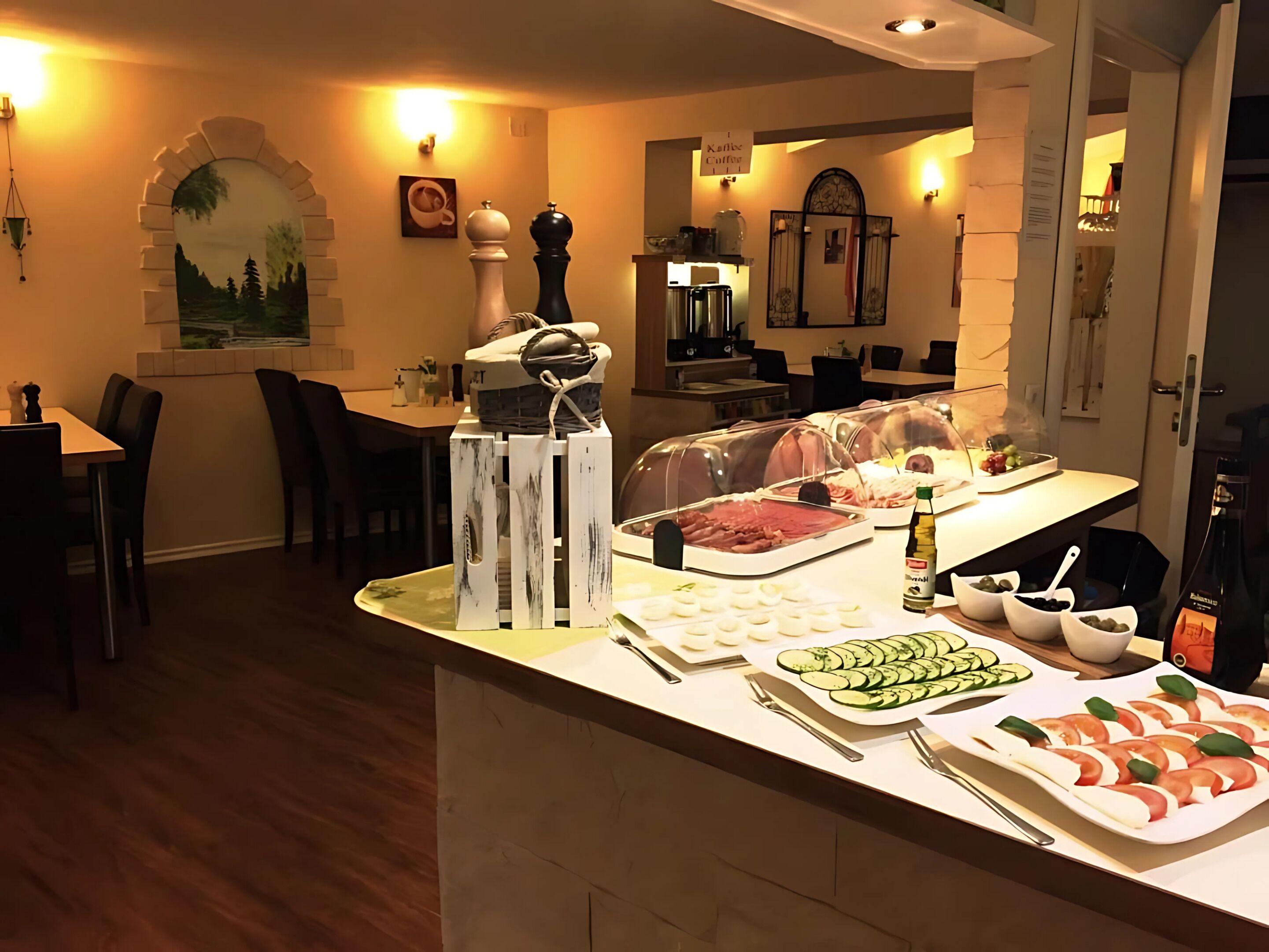 Café da manhã com buffet grátis todos os dias