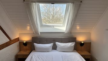 Quarto quádruplo, banheiro privativo | Wi-Fi de cortesia