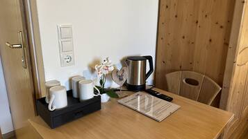 Quarto quádruplo, banheiro privativo | Wi-Fi de cortesia