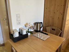 Quarto Quádruplo, casa de banho privativa | Wi-fi grátis 