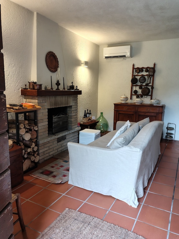1 Bedroom Private Vacation Home In Canzo - Mandello del Lario