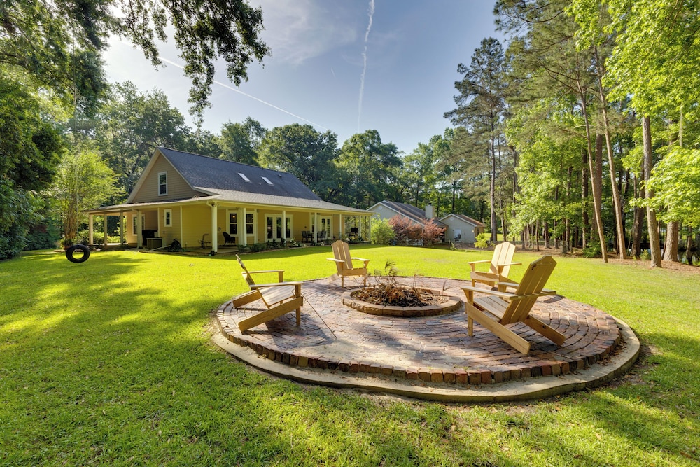 Waterfront Home W/ Fishing Dock In Tallahassee! - Tallahassee, FL