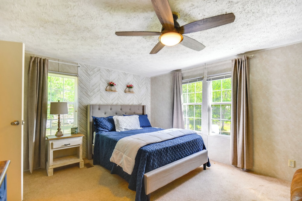 Private Dock: Pet-friendly Home On Lake Sinclair - Milledgeville, GA