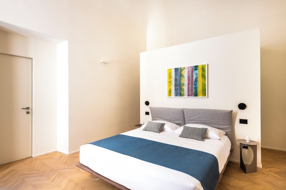 Carlo Botta House in Palazzo Botta, 3 minutes from the cathedral ...