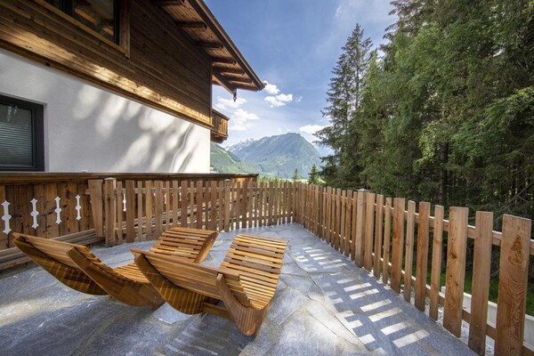 Chalet Near Slopes, Sleeps 6 - Neukirchen am Großvenediger