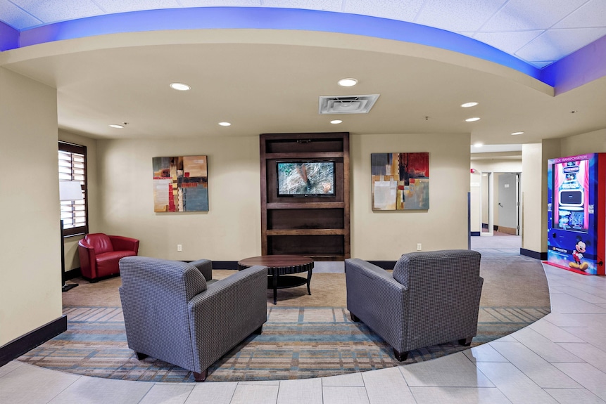 Hotel Room Next To Universal At Stay Sky Suites - Camping World Stadium - Orlando