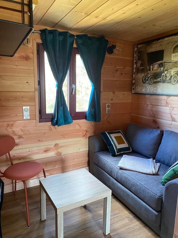 2 Bedroom Chalet In Coulaures - Dordogne