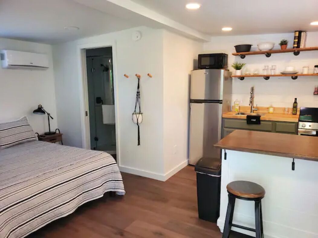 Charming 1-bedroom Cottage In The Country Yet Minutes To The 101 And Downtown. - Santa Margarita, CA